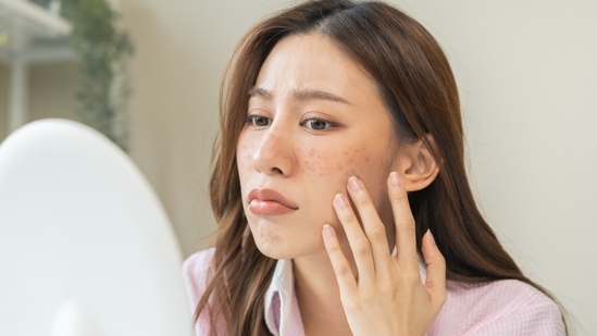 Does wearing makeup every day damage your skin? Dermatologist reveals ...