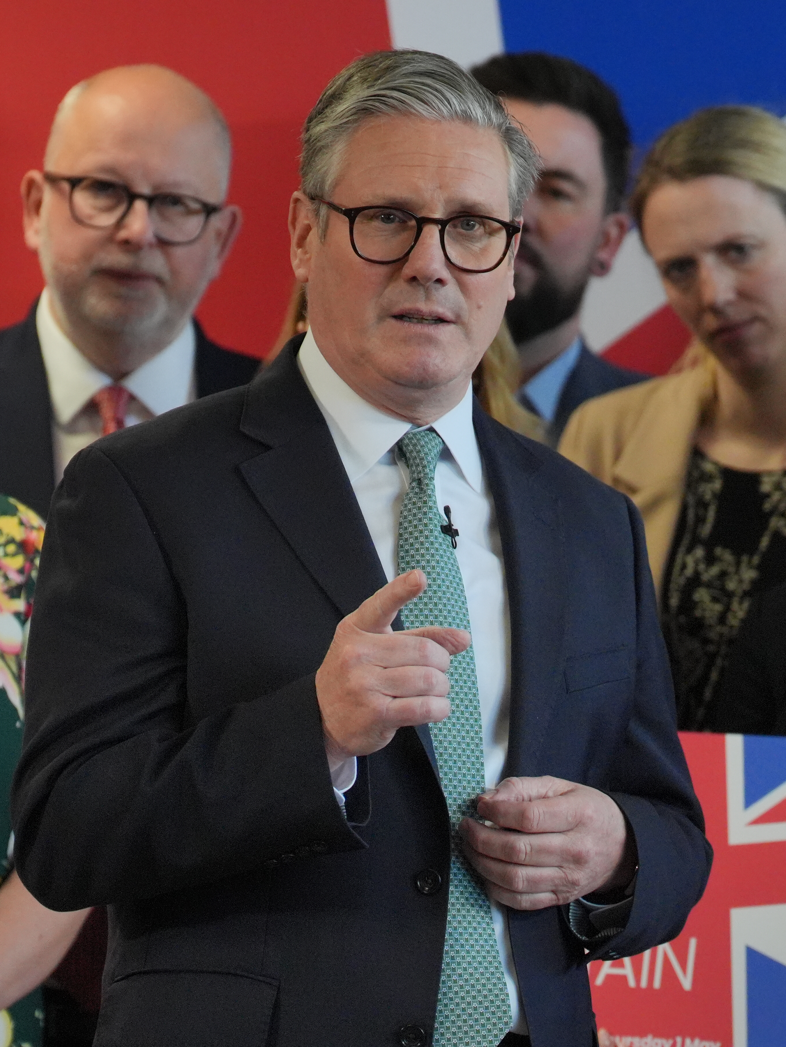 Starmer targets Reform as Labour kicks off local election campaign