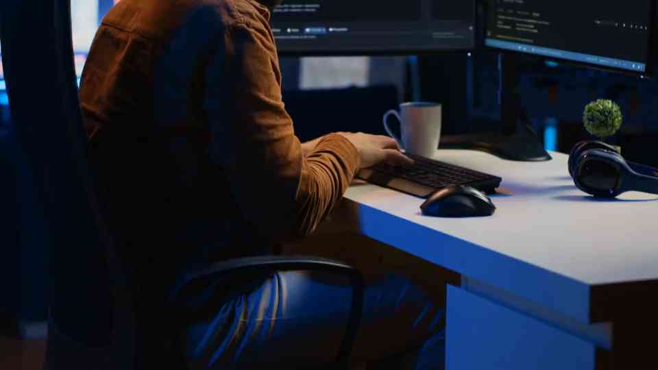 When Enough Is Enough: 8 Clues You're Buried Under Uncompleted Projects