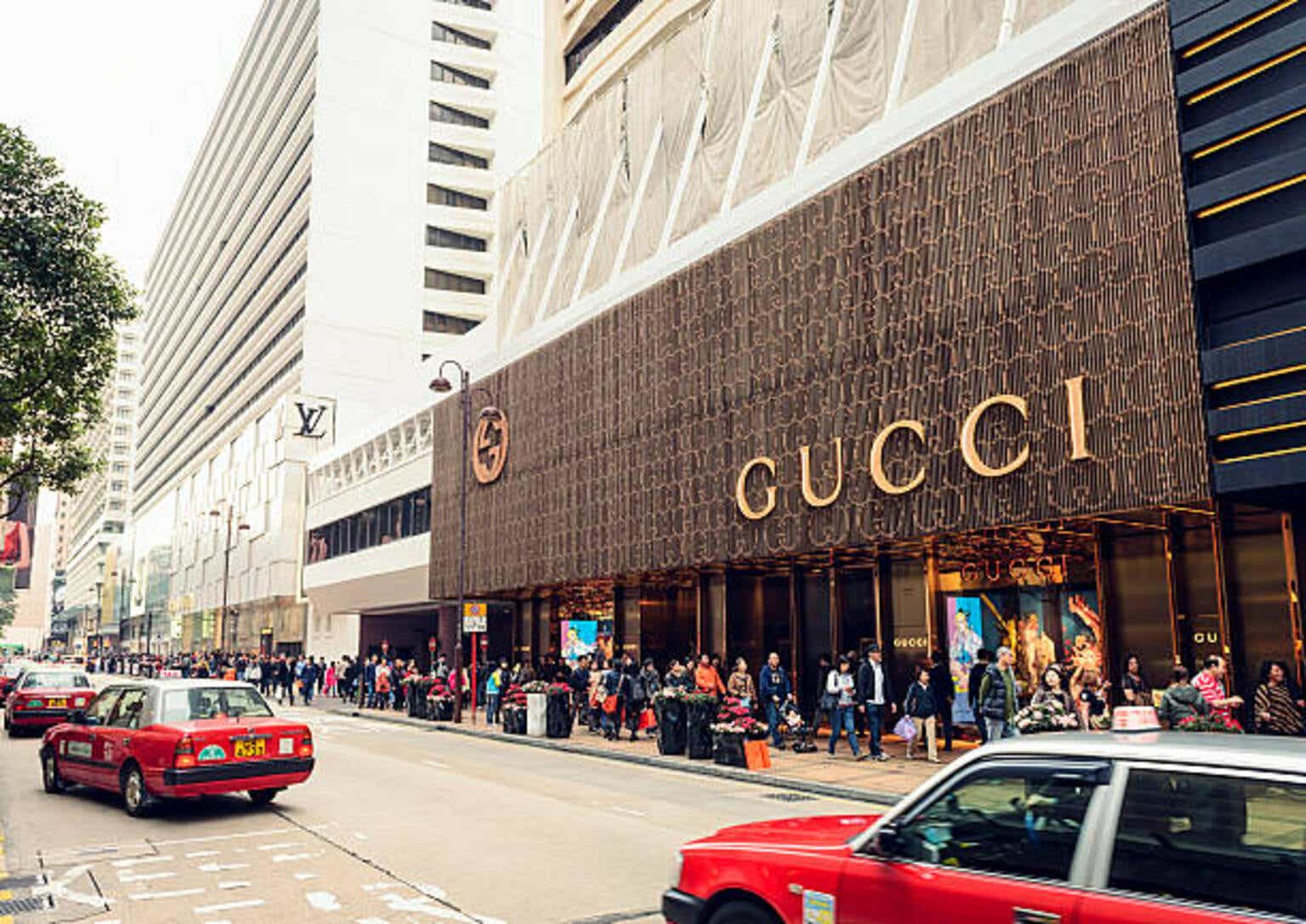 Gucci-owner Kering buys stakes in Italian eyewear makers