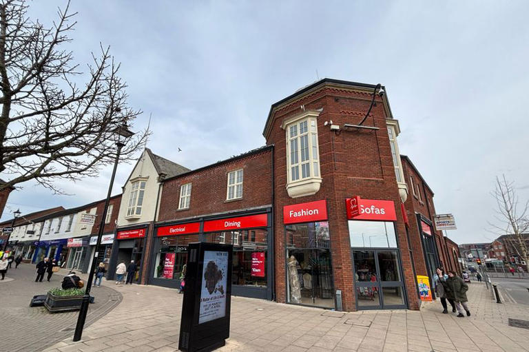 Huge charity shop opens in old North Staffordshire Wilko