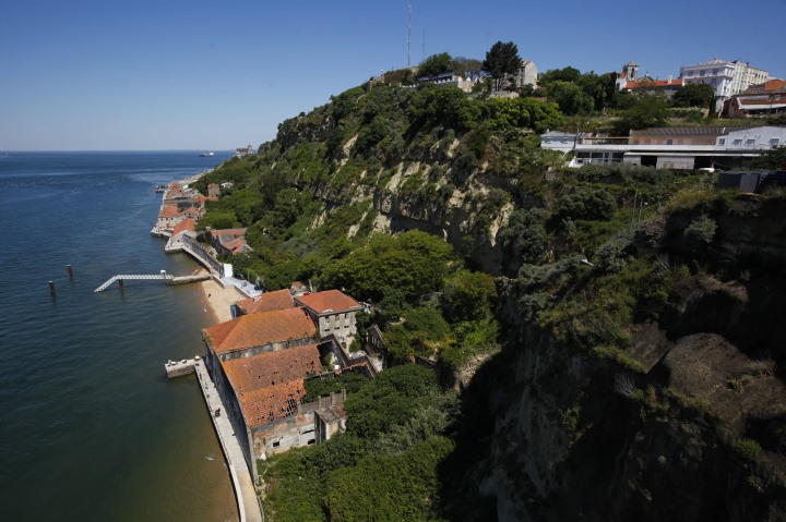 Câmara de Almada decreta "situação de alerta" e interdita Cais do Gingal