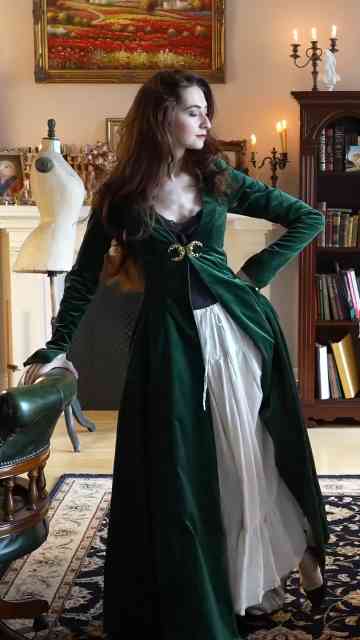 Dramatic Robes are a Wardrobe ESSENTIAL