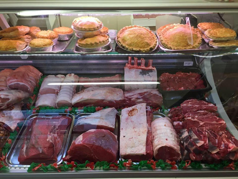 Check out the Mansfield farm shop selling Strawberries for 75p a punnet