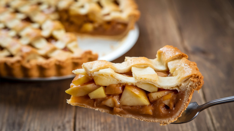 Why You Should Par-Cook Apples For Better Pie