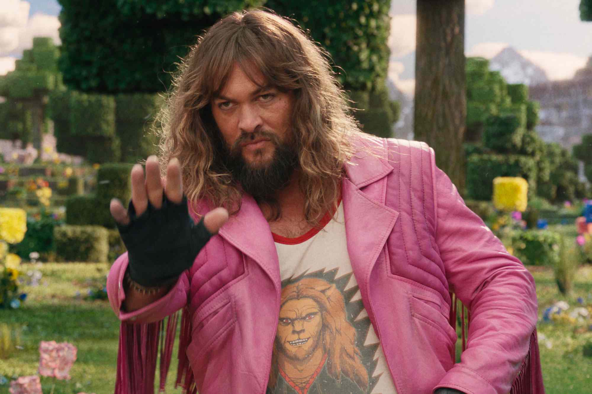 Jason Momoa gives us his “Minecraft” fit check, from pink leather ...