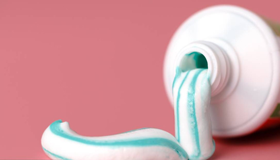 Toothpaste Tips: Toothpaste that brightens teeth also cleans many other ...