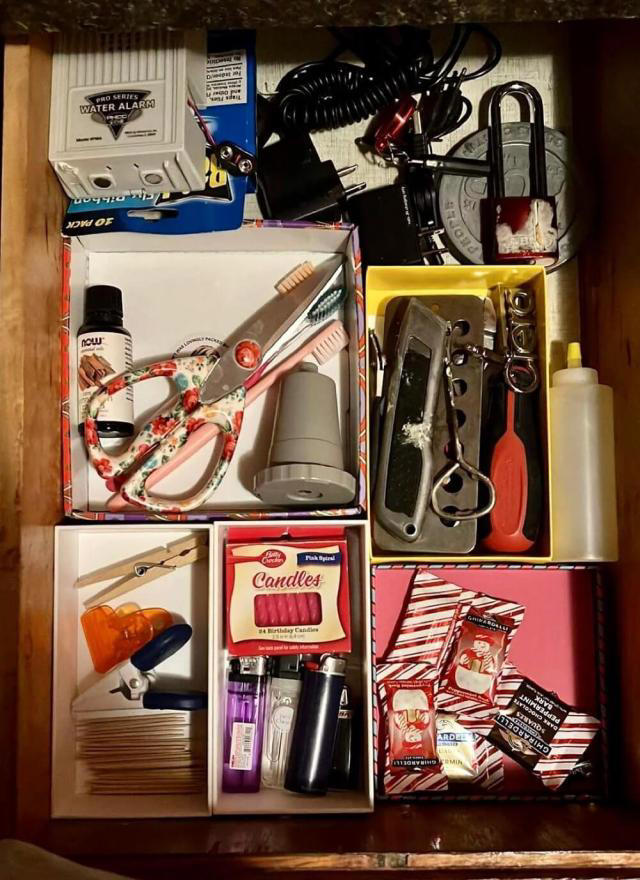 Homeowner shares easy lid hack that makes junk drawers actually ...