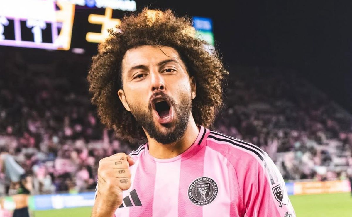 VIDEO: ¡Otra vez el Peluca! Maximiliano Falcón se viste de héroe y ...