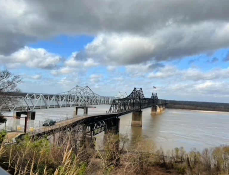 Mississippi’s Great River Road: A Road Trip Adventure