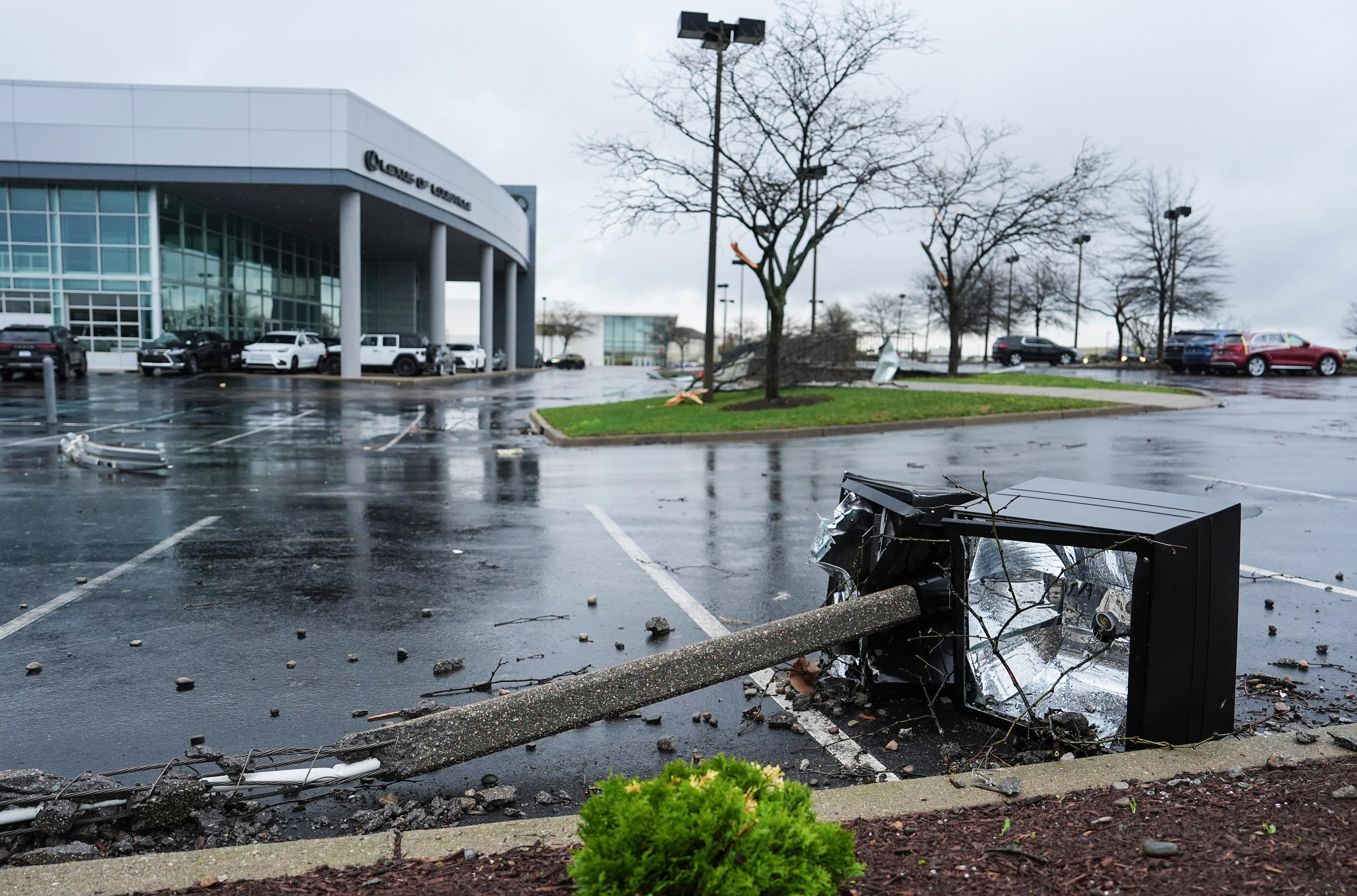 'Turn around, don't drown' and other tips for dealing with flooding ...