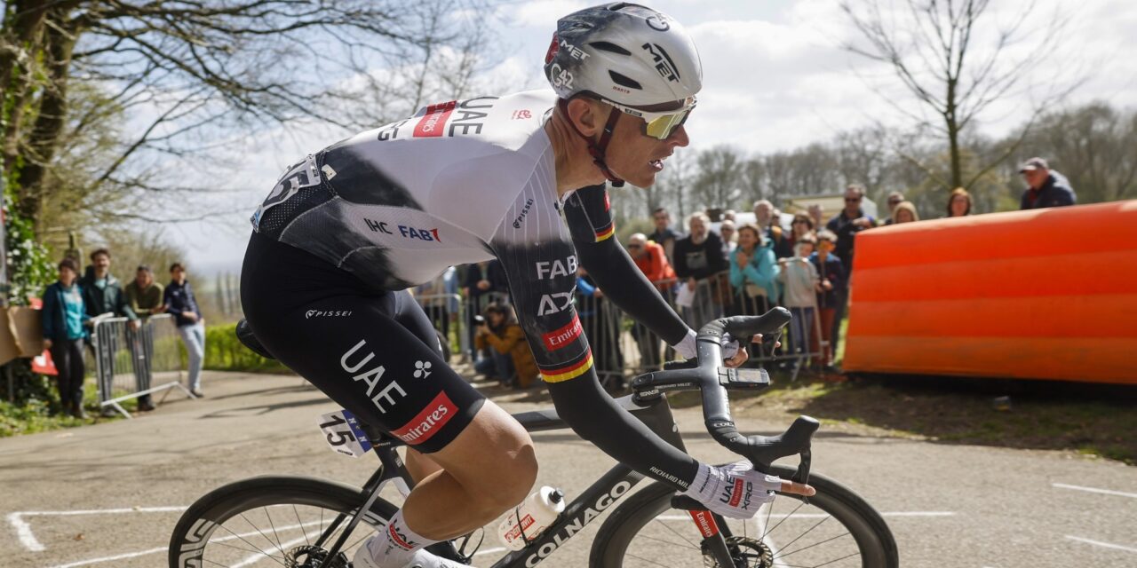 Tadej Pogacar kan gewoon rekenen op gevallen Nils Politt in Ronde van ...