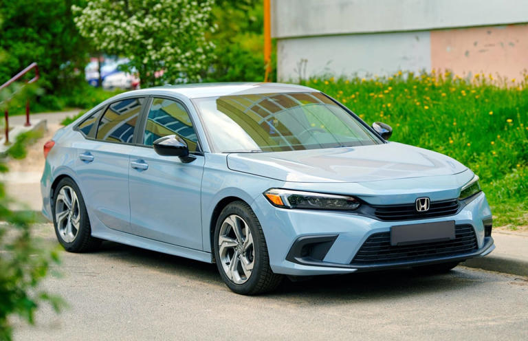 15 cars that hold on to their value best — and 15 that lose the most