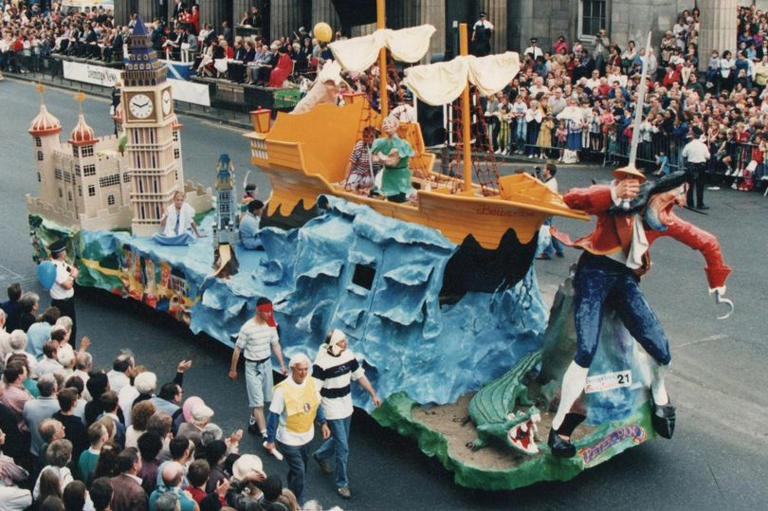 Is there a snap of school's sensational seventies Bathgate Procession ...