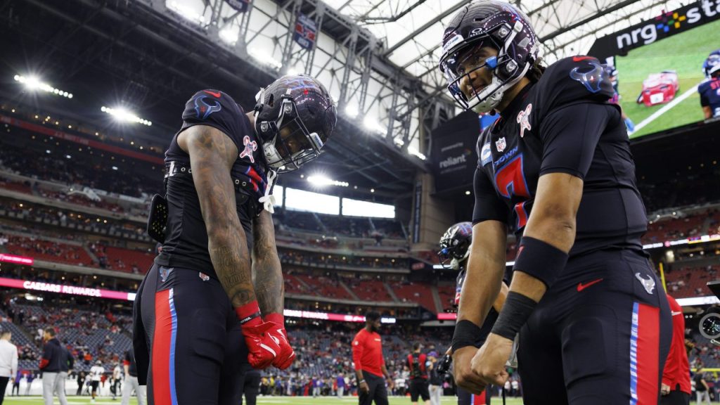 Texans Season Ticket Holders Accuse Team of Fraud in Lawsuit