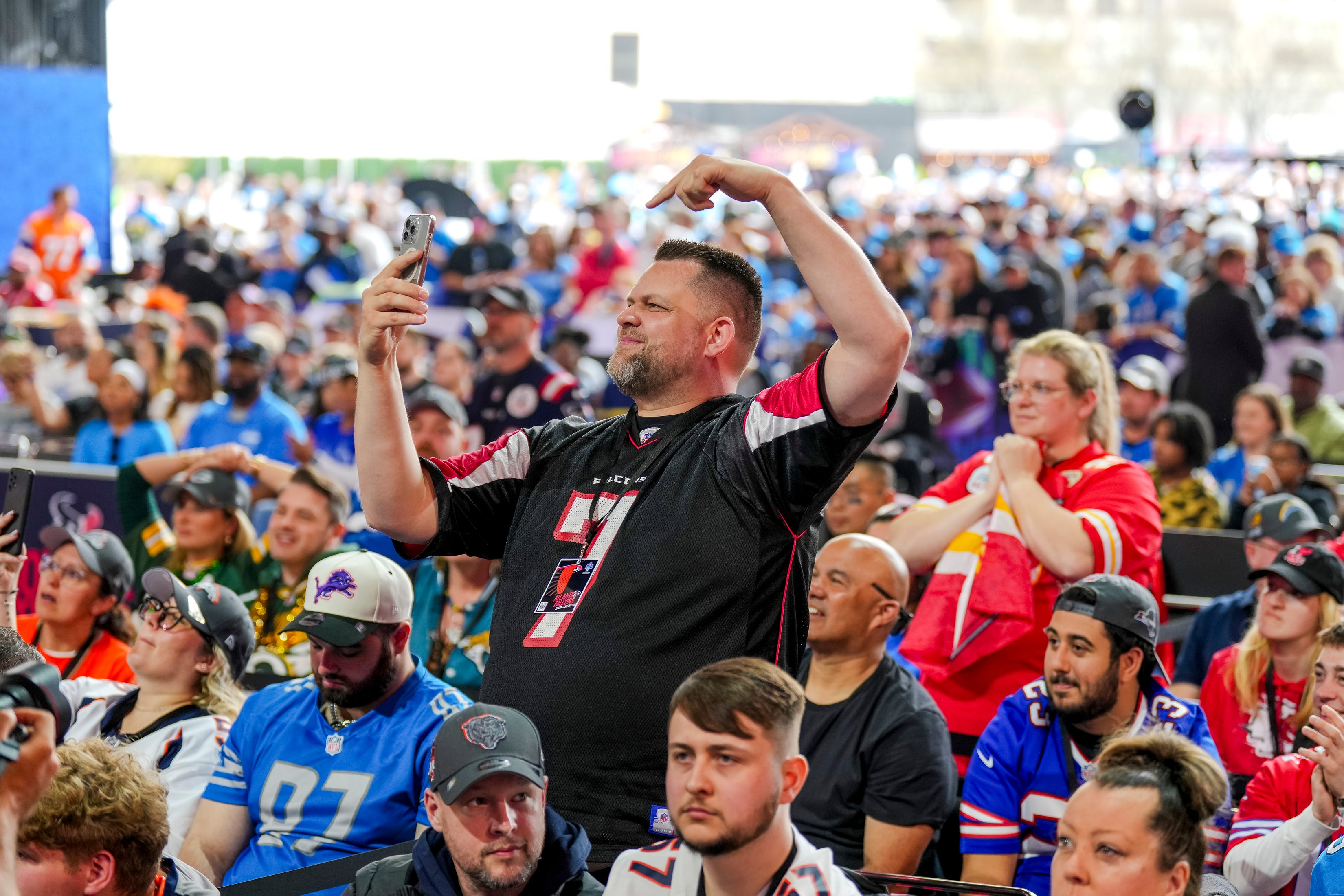 NFL insider lists Falcons among Round 1 trade candidates