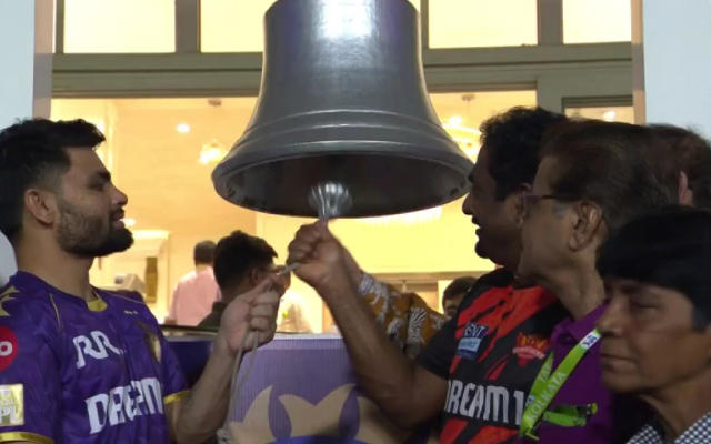 [Watch] IPL 2025: Rinku Singh, Muthiah Muralitharan ring Eden Gardens ...