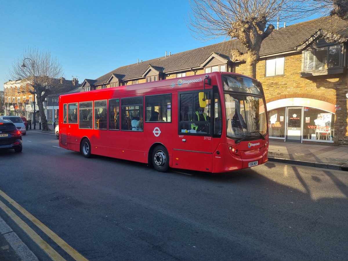 School pupils punished with detention for arriving late after TfL ...