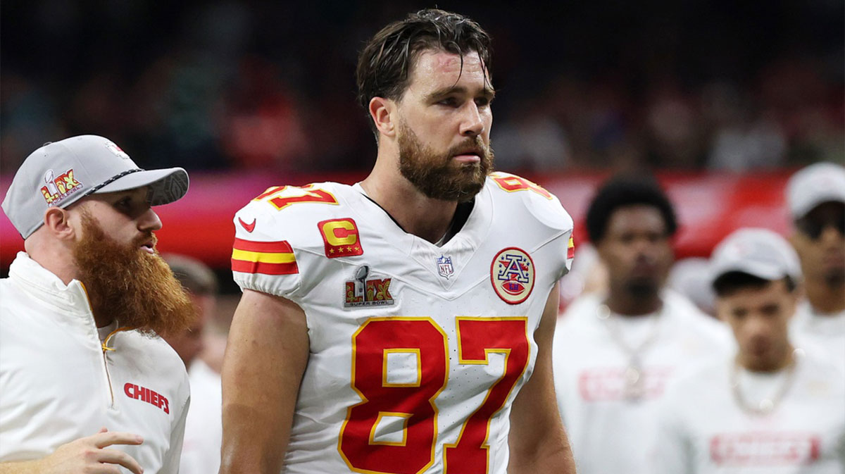 Travis Kelce reacts to Jesus Christ mural that looks like him