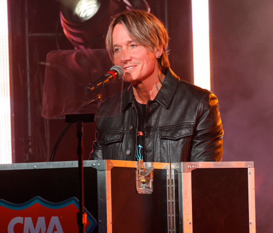 Keith Urban Praised For 'Unforgettable Moment' With Fan