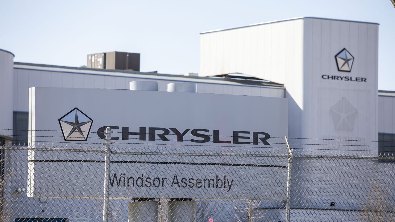 Stellantis temporary layoffs: 900 US employees being laid off, Canada ...