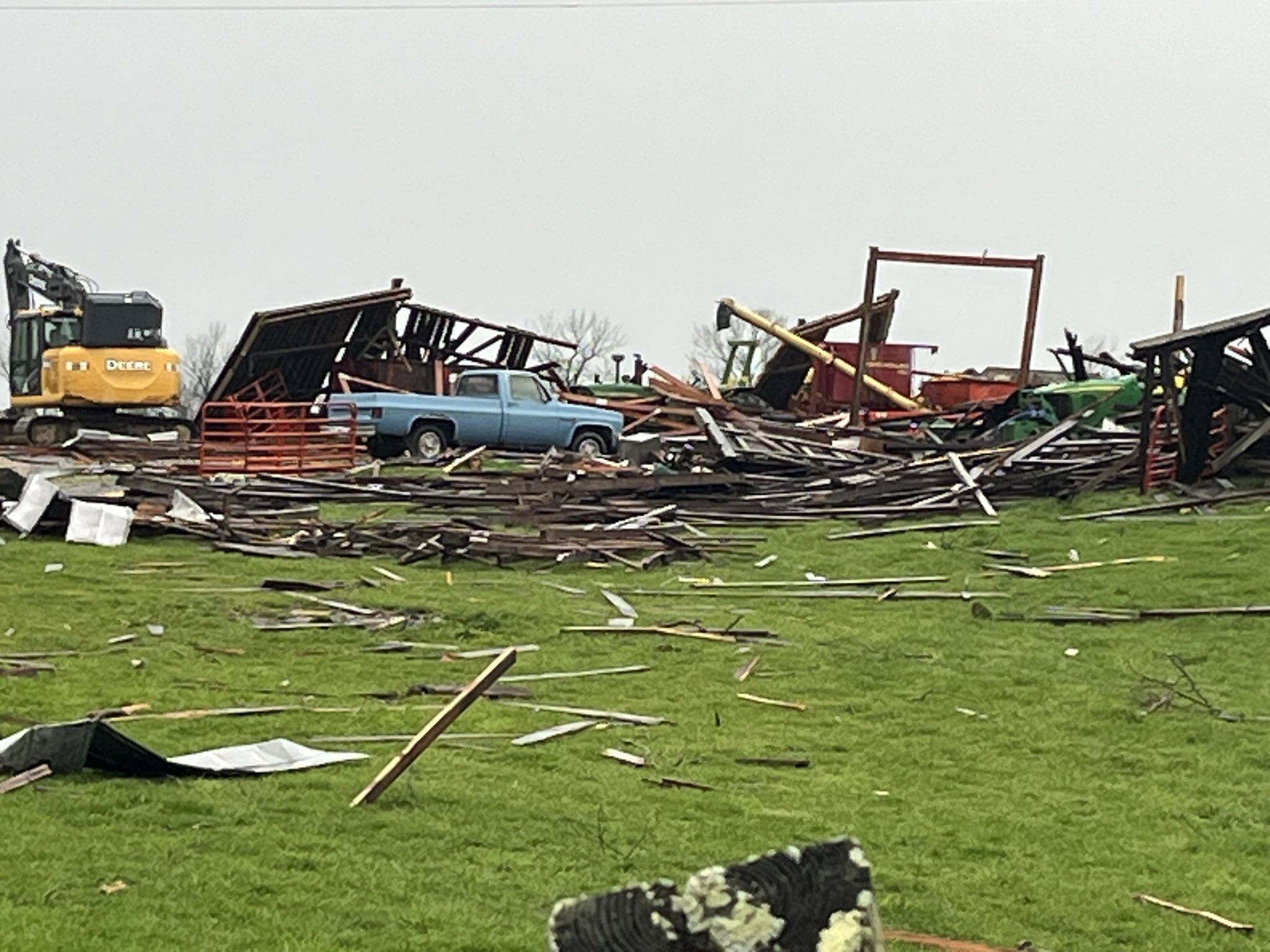 Strong storm system leaves multiple areas across Kentucky with damage