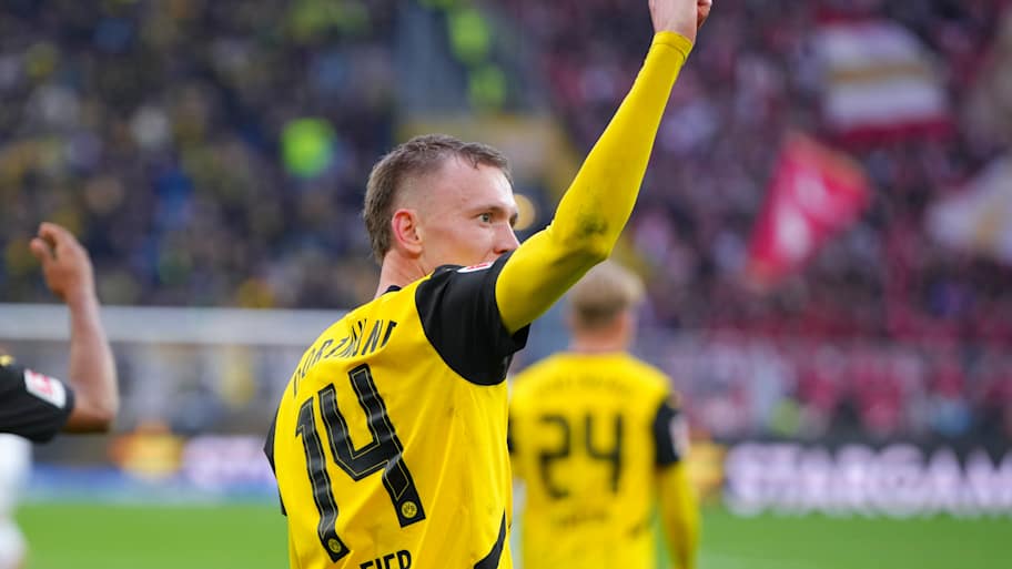 Maxi Beier verrät: Mit diesen BVB-Teamkollegen versteht er sich ...