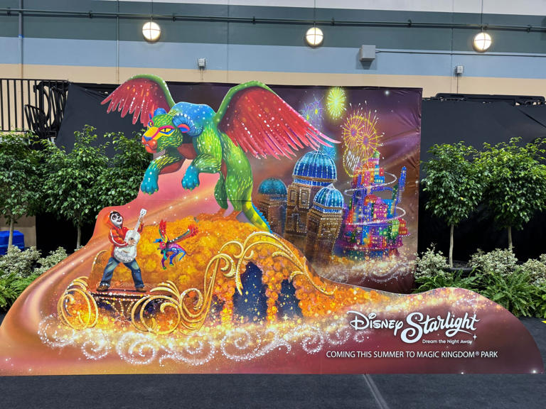 'Coco' Disney Starlight Parade Photo Op on Display at runDisney Expo