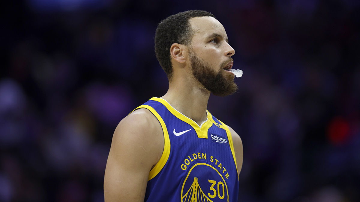 Steph Curry Has Strong Message on Lakers Legend After Historic Achievement