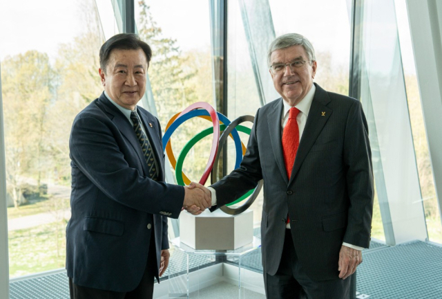 윤강로 스포츠외교연구원장, 바흐 IOC 위원장과 면담