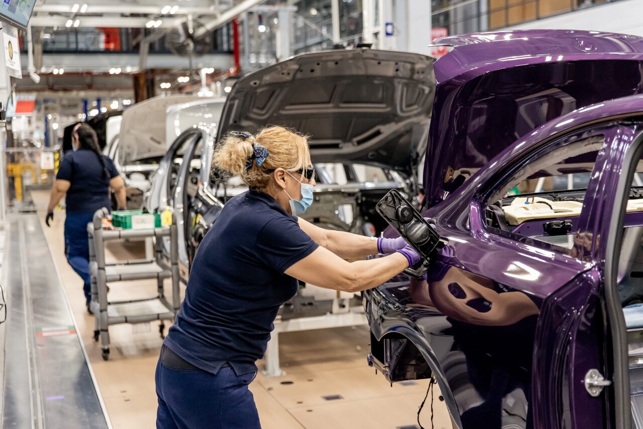 Aranceles de hasta 52.5% vuelven inviable la operación para BMW ...