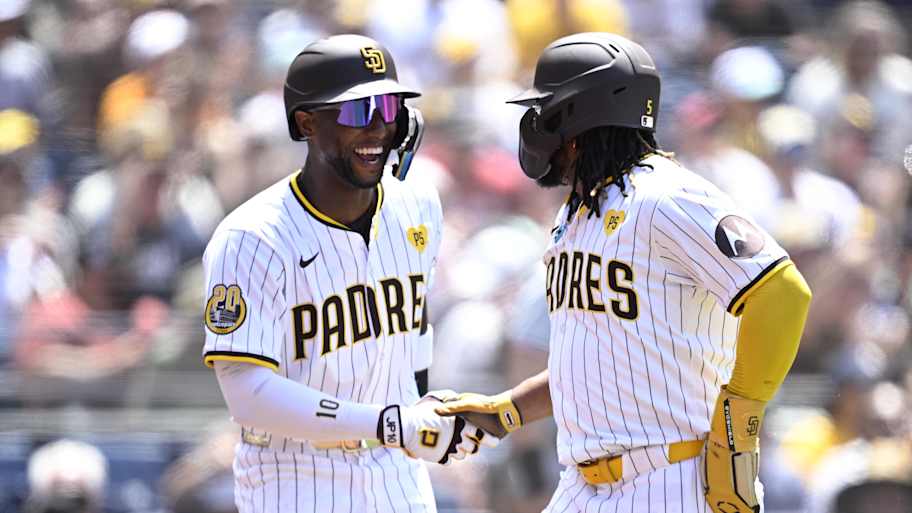 Padres Outfielder Remains With Organization in Shocking Move
