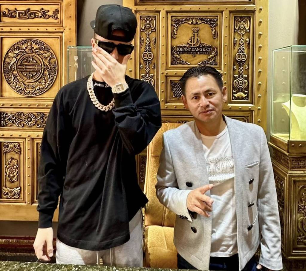 Miami Real Estate Mogul Reno Davis Cops 100K Necklace From Johnny Dang