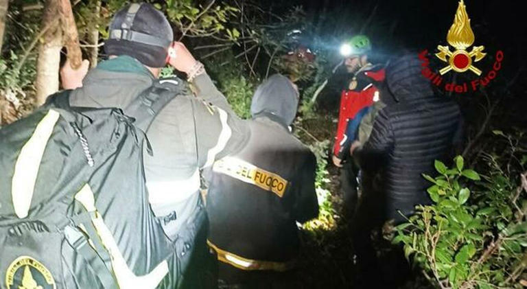 Sorpresi dal buio perdono il sentiero, due escursionisti (partiti da ...