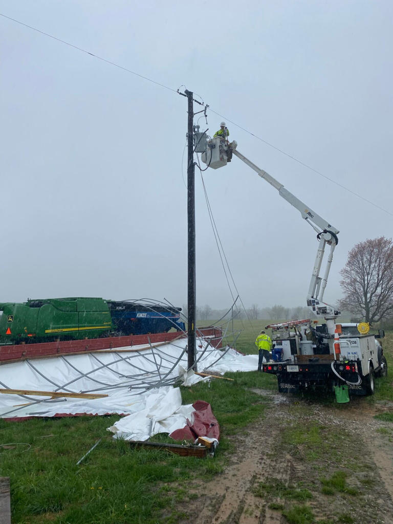 Farmers RECC gives update on power outages in the area