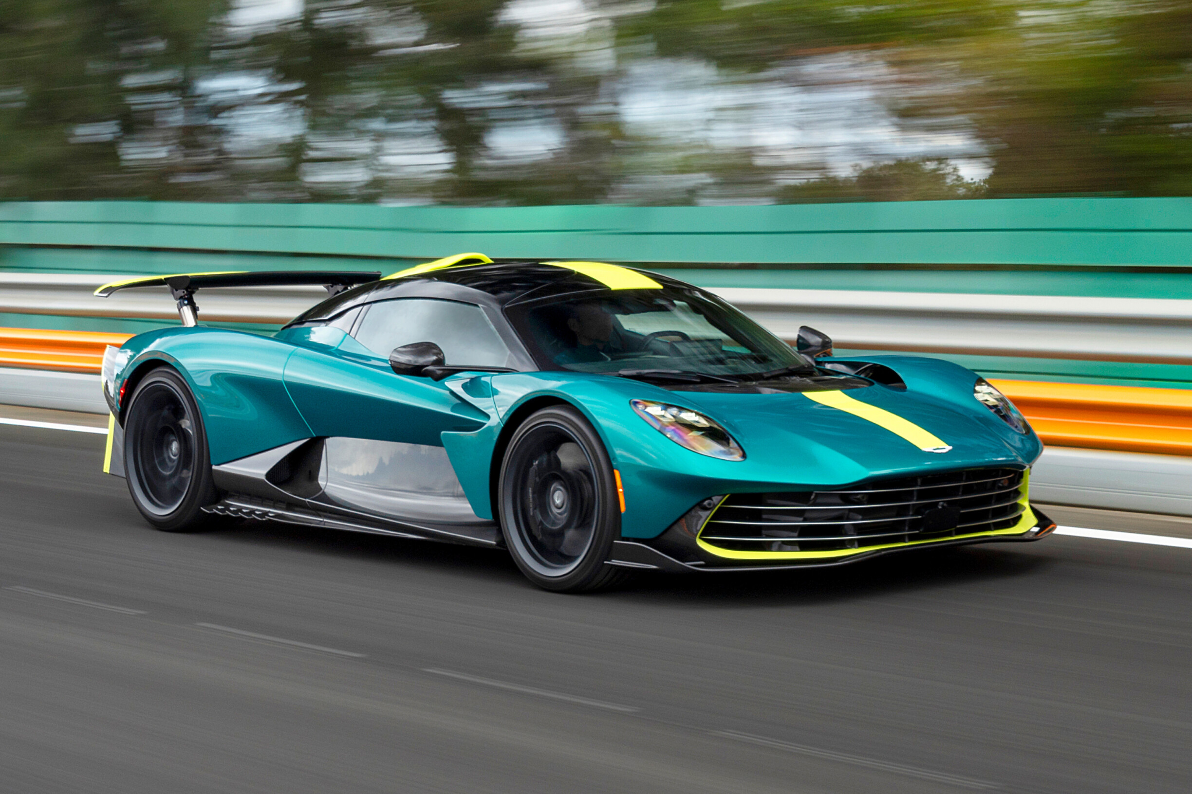 Aston Martin Valhalla – o hipercar “low cost”