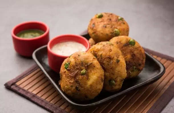 Crispy Aloo Tikki Chaat: How To Make The Best Street-Style Snack At Home