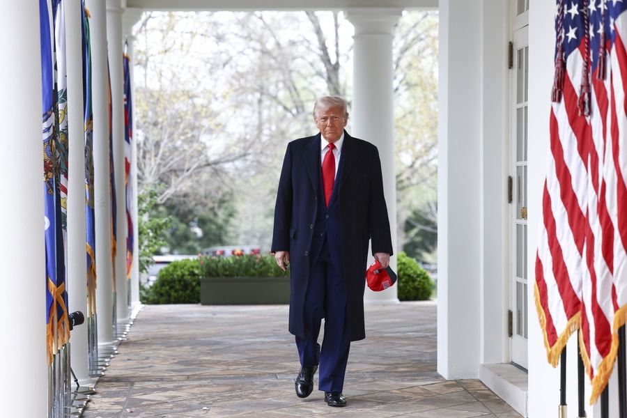 Washington Post: Η κυβέρνηση Τραμπ σχεδιάζει μείωση του προϋπολογισμού ...