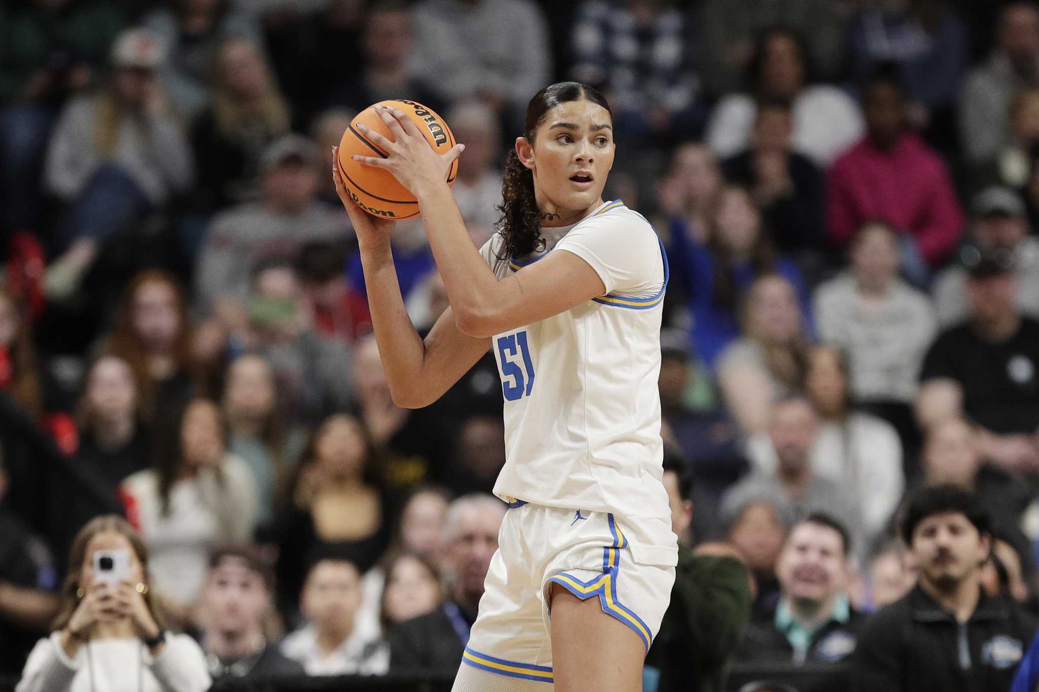 UCLA star Lauren Betts ready to move on from difficult Stanford experience