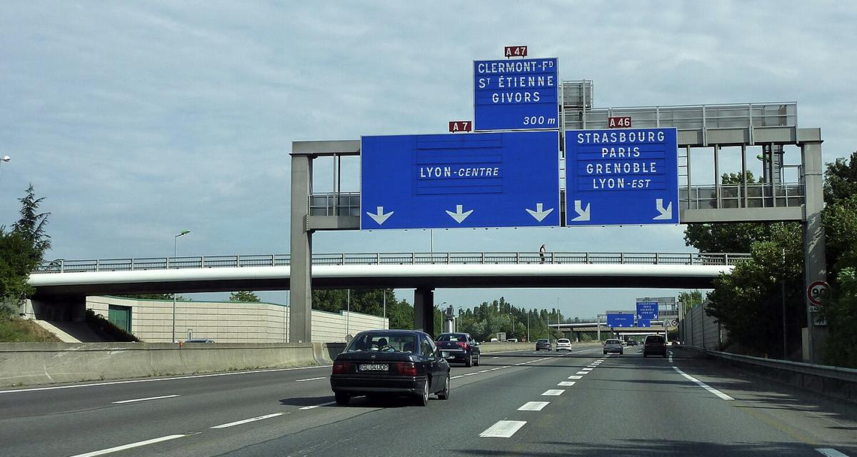 En plein milieu de l’autoroute A7, un automobiliste en plein « bad trip ...