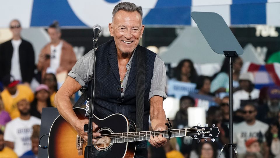 Bruce Springsteen to release 7 ‘Lost Albums’ containing over 80 never ...