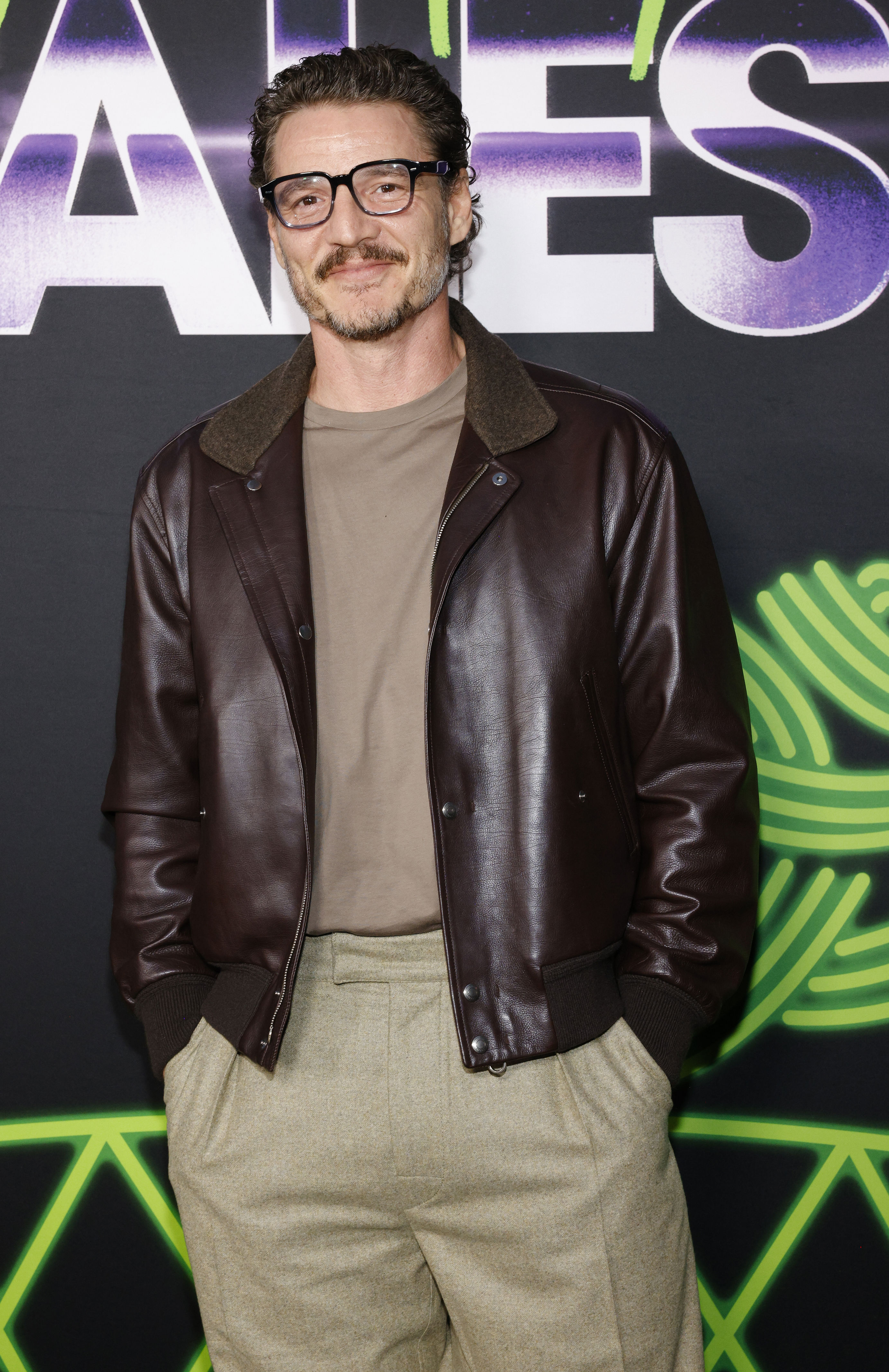 Jennifer Aniston sends sweet message to Pedro Pascal after viral dinner ...