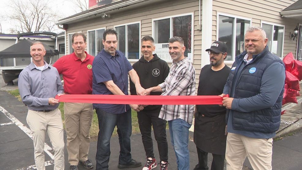 Elvio Fernandes opens coffee shop in Penfield