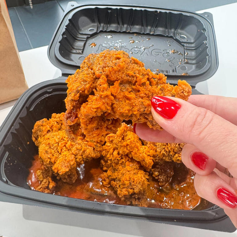 I Tried Everything On Popeyes' New Pickle Menu & It's A Bigger Dill ...