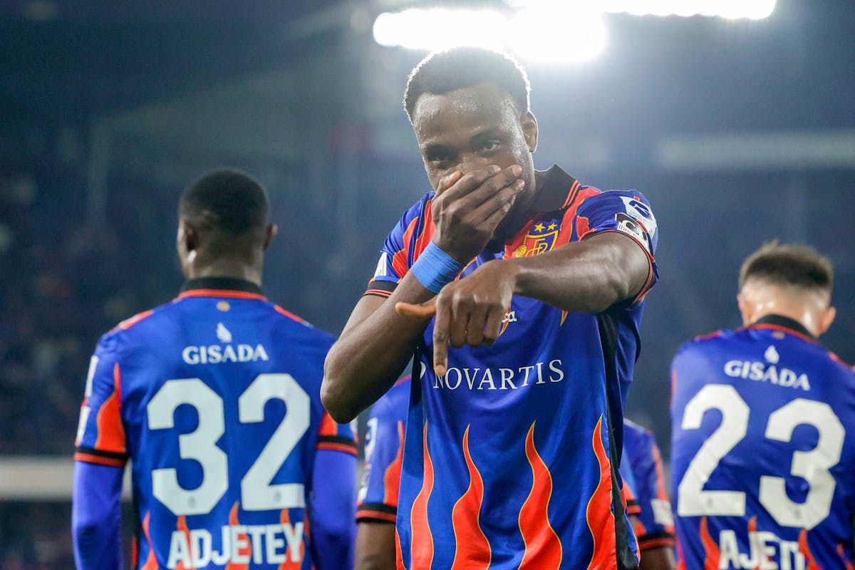 Bâle passe Servette en tête de la Super League