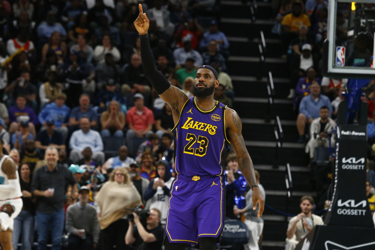 LeBron James Shares Strong Message Before Lakers-Warriors Clash
