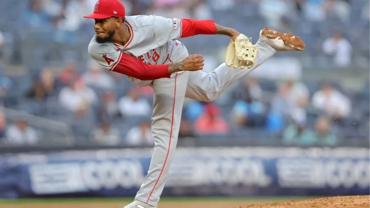 MLB: Mets Take a Chance on Former Angels Reliever Recovering from ...