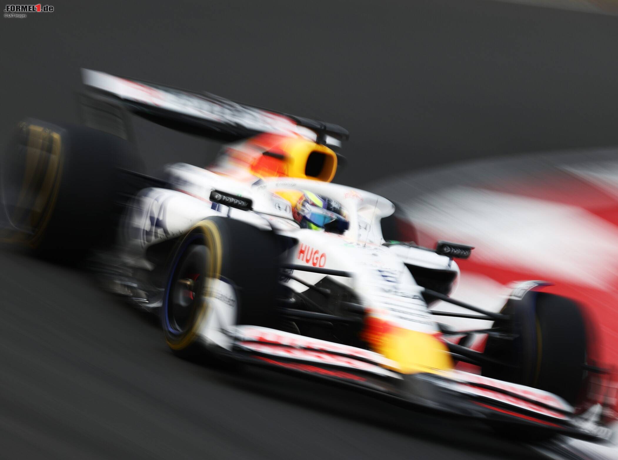 Nächster Hadjar-Crash: Bei Showrun Vettel-Auto beschädigt