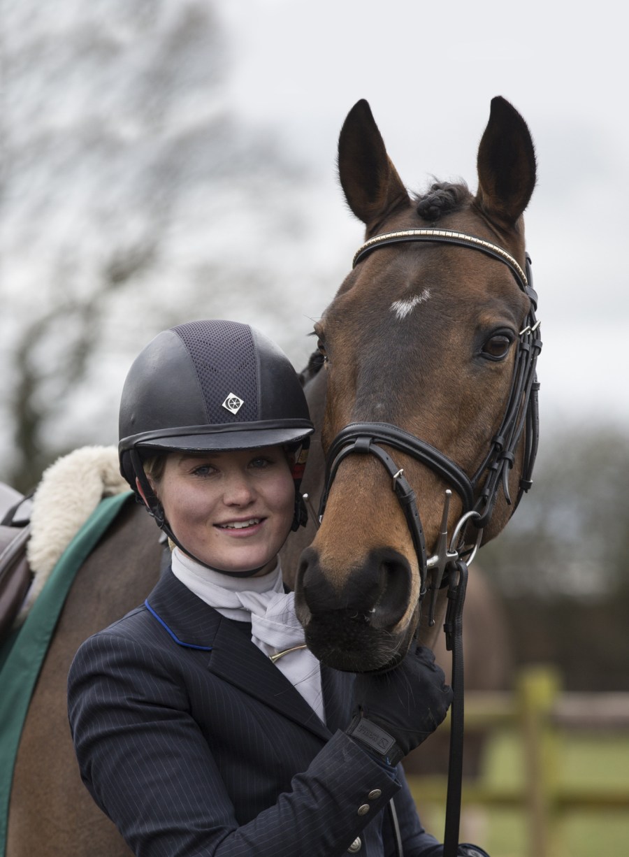 Former Grand National winner leads RoR parade at Aintree