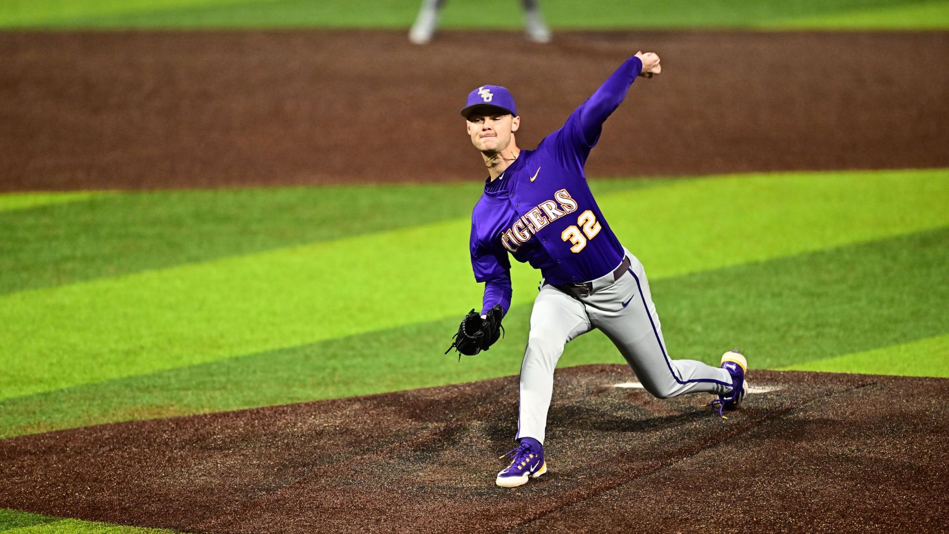 Kade Anderson Goes the Distance as LSU Beats Oklahoma 2-0